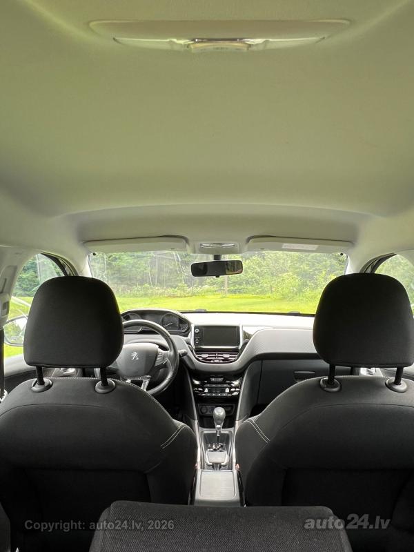 Pelēks Peugeot 2008 2017 Tallina, ar dzinēja tilpumu 1.20 L un nobraukumu 110 tūkst. km par 7200 €, foto 7 vietnē AUTOMOTO.COM.LV