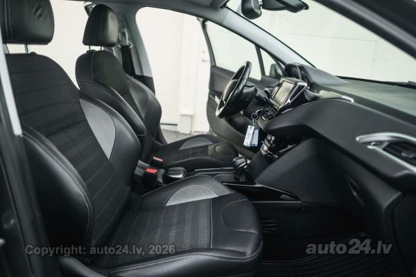 Peugeot 2008 2018 Tallina vietnē Pelēks Peugeot 2008 2018 Tallina, ar dzinēja tilpumu 1.20 L un nobraukumu 123 tūkst. km par 8999 €, foto 11 vietnē AUTOMOTO.COM.LV