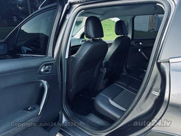 Grey Peugeot 2008 2019 in Tallinn, with an engine capacity of 1.20 L and mileage of 198 thousand km for 7200 €, photo 9 on AUTOMOTO.COM.LV