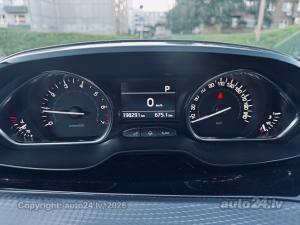 Pelēks Peugeot 2008 2019 Tallina, ar dzinēja tilpumu 1.20 L un nobraukumu 198 tūkst. km par 7200 €, foto 13 vietnē AUTOMOTO.COM.LV
