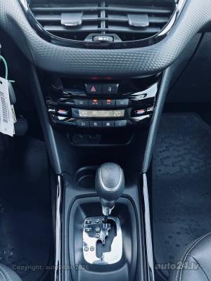 Pelēks Peugeot 2008 2019 Tallina, ar dzinēja tilpumu 1.20 L un nobraukumu 198 tūkst. km par 7200 €, foto 18 vietnē AUTOMOTO.COM.LV