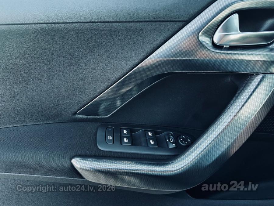 Pelēks Peugeot 2008 2019 Tallina, ar dzinēja tilpumu 1.20 L un nobraukumu 198 tūkst. km par 7200 €, foto 20 vietnē AUTOMOTO.COM.LV