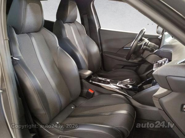 Grey Peugeot 2008 2021 in Tallinn, with an engine capacity of 1.50 L and mileage of 74 thousand km for 16990 €, photo 6 on AUTOMOTO.COM.LV