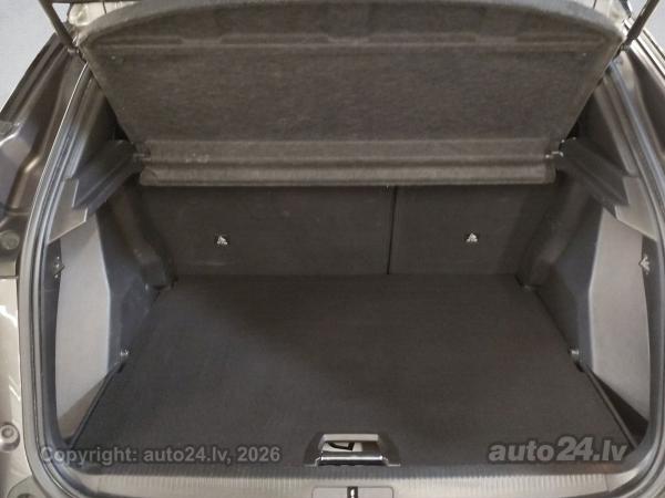 Grey Peugeot 2008 2021 in Tallinn, with an engine capacity of 1.50 L and mileage of 74 thousand km for 16990 €, photo 8 on AUTOMOTO.COM.LV