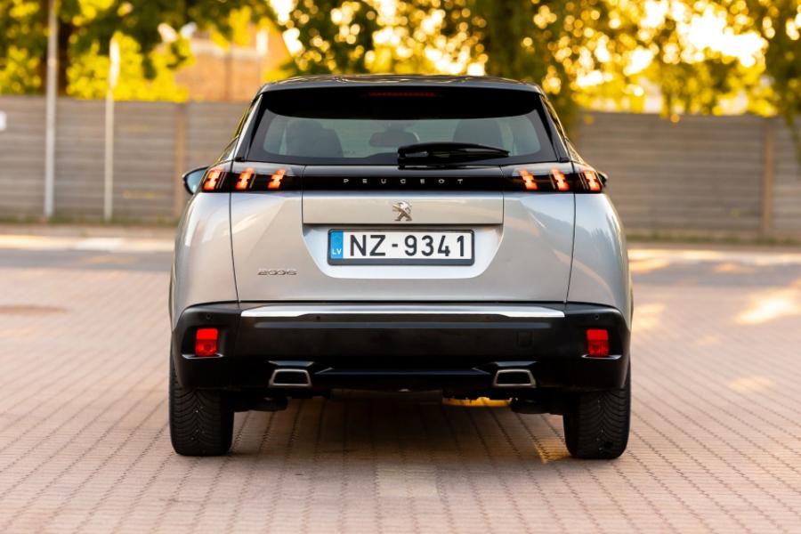 Grey Peugeot 2008 2021 in Riga, with an engine capacity of 1.20 L and mileage of 172 thousand km for 15750 €, photo 5 on AUTOMOTO.COM.LV