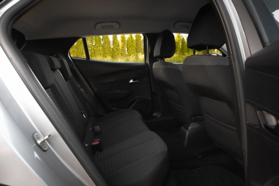 Grey Peugeot 2008 2021 in Riga, with an engine capacity of 1.20 L and mileage of 172 thousand km for 15750 €, photo 10 on AUTOMOTO.COM.LV