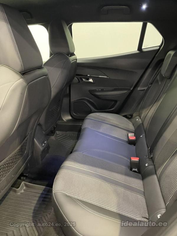 Grey Peugeot 2008 2023 in Tallinn, with an engine capacity of 1.50 L and mileage of 37 thousand km for 22900 €, photo 11 on AUTOMOTO.COM.LV