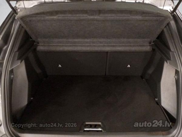 Pelēks Peugeot 2008 2023 Tallina, ar dzinēja tilpumu 1.50 L un nobraukumu 57 tūkst. km par 19990 €, foto 8 vietnē AUTOMOTO.COM.LV