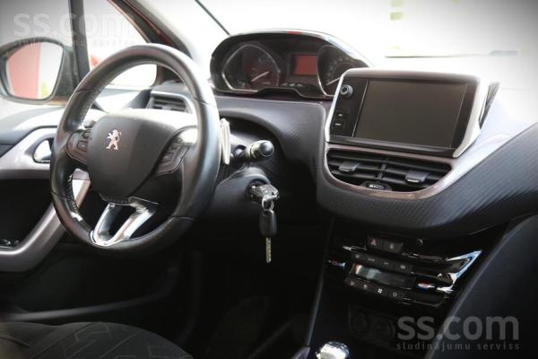 Orange Peugeot 2008 2014 in Riga, with an engine capacity of 1.60 L and mileage of 190 thousand km for 4995 €, photo 11 on AUTOMOTO.COM.LV