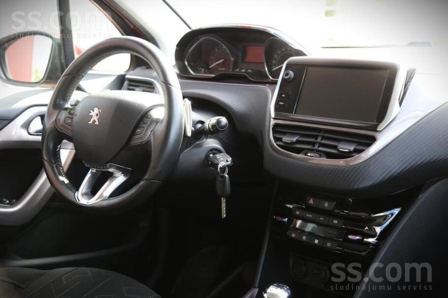 Orange Peugeot 2008 2014 in Riga, with an engine capacity of 1.60 L and mileage of 190 thousand km for 4995 €, photo 11 on AUTOMOTO.COM.LV