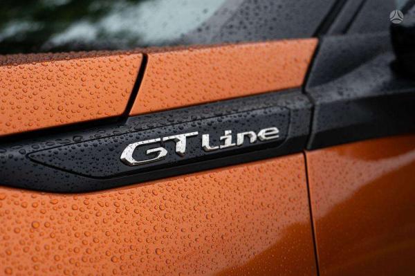 Orange Peugeot 2008 2020 in Klaipeda, with an engine capacity of 1.20 L and mileage of 140 thousand km for 14999 €, photo 4 on AUTOMOTO.COM.LV