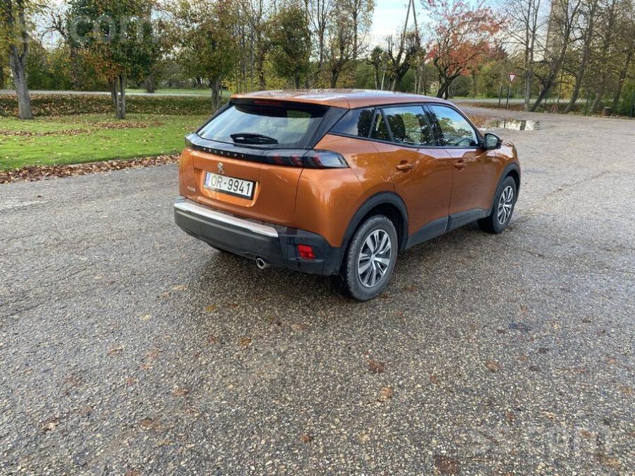 Orange Peugeot 2008 2020 in Saldus, with an engine capacity of 1.20 L and mileage of 82 thousand km for 12500 €, photo 4 on AUTOMOTO.COM.LV