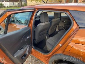 Orange Peugeot 2008 2020 in Saldus, with an engine capacity of 1.20 L and mileage of 82 thousand km for 12500 €, photo 7 on AUTOMOTO.COM.LV