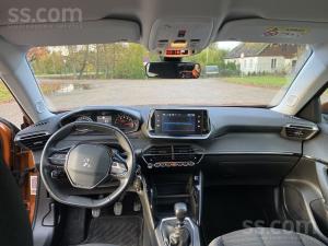 Orange Peugeot 2008 2020 in Saldus, with an engine capacity of 1.20 L and mileage of 82 thousand km for 12500 €, photo 8 on AUTOMOTO.COM.LV