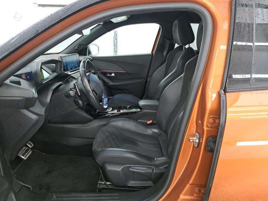 Orange Peugeot 2008 2021 in Vilnius, with an engine capacity of 1.50 L and mileage of 142 thousand km for 15113 €, photo 5 on AUTOMOTO.COM.LV