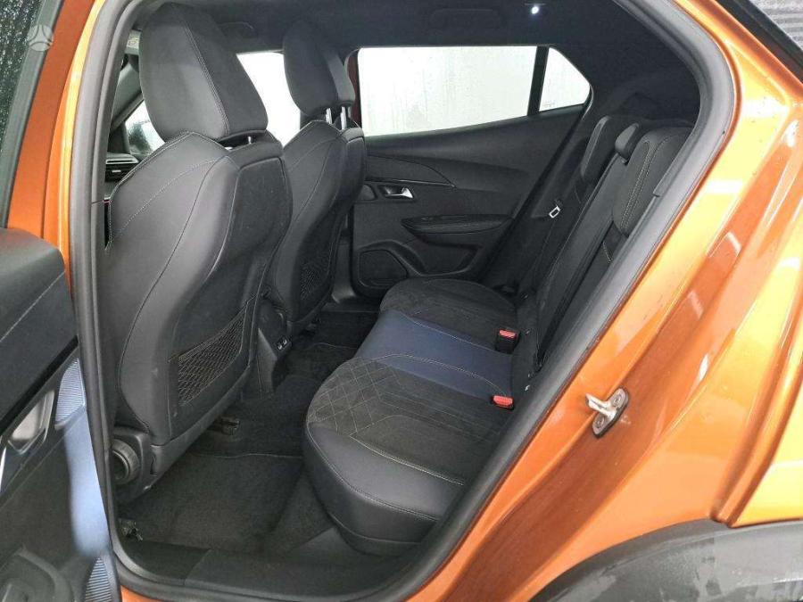 Orange Peugeot 2008 2021 in Vilnius, with an engine capacity of 1.50 L and mileage of 142 thousand km for 15113 €, photo 9 on AUTOMOTO.COM.LV