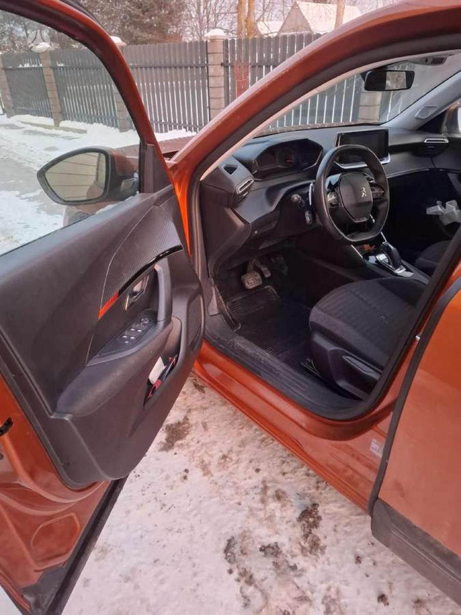 Oranžs Peugeot 2008 2021 Šauļi, ar dzinēja tilpumu 1.20 L un nobraukumu 45 tūkst. km par 15450 €, foto 6 vietnē AUTOMOTO.COM.LV