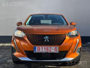 Orange Peugeot 2008 2021 in Riga, with an engine capacity of 1.20 L and mileage of 44 thousand km for 14999 €, photo 3 on AUTOMOTO.COM.LV