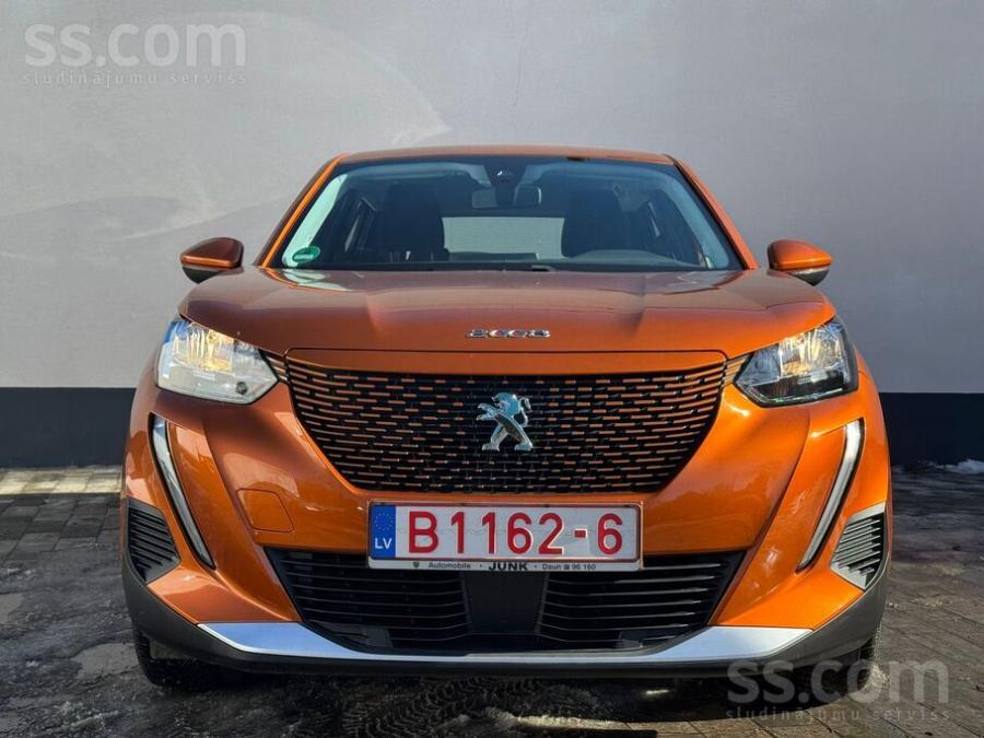Orange Peugeot 2008 2021 in Riga, with an engine capacity of 1.20 L and mileage of 44 thousand km for 14999 €, photo 3 on AUTOMOTO.COM.LV