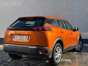 Orange Peugeot 2008 2021 in Riga, with an engine capacity of 1.20 L and mileage of 44 thousand km for 14999 €, photo 7 on AUTOMOTO.COM.LV