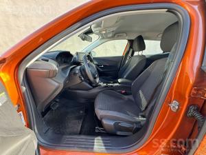 Orange Peugeot 2008 2021 in Riga, with an engine capacity of 1.20 L and mileage of 44 thousand km for 14999 €, photo 12 on AUTOMOTO.COM.LV