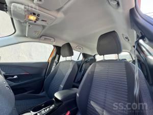 Orange Peugeot 2008 2021 in Riga, with an engine capacity of 1.20 L and mileage of 44 thousand km for 14999 €, photo 13 on AUTOMOTO.COM.LV