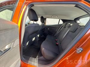Orange Peugeot 2008 2021 in Riga, with an engine capacity of 1.20 L and mileage of 44 thousand km for 14999 €, photo 15 on AUTOMOTO.COM.LV