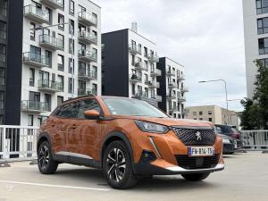 Orange Peugeot 2008 2021 in Vilnius, with an engine capacity of 1.20 L and mileage of 126 thousand km for 11979 €, photo 3 on AUTOMOTO.COM.LV