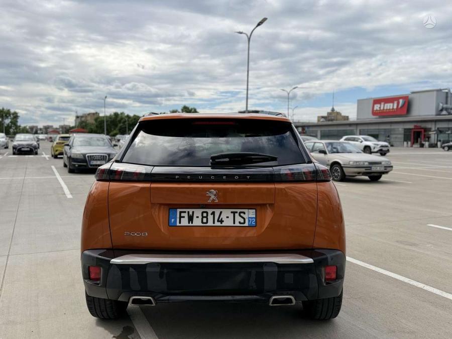 Orange Peugeot 2008 2021 in Vilnius, with an engine capacity of 1.20 L and mileage of 126 thousand km for 11979 €, photo 6 on AUTOMOTO.COM.LV