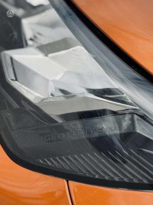 Orange Peugeot 2008 2021 in Vilnius, with an engine capacity of 1.20 L and mileage of 126 thousand km for 11979 €, photo 9 on AUTOMOTO.COM.LV