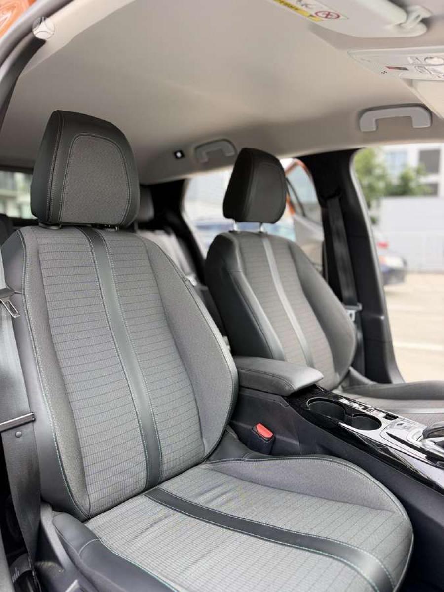 Orange Peugeot 2008 2021 in Vilnius, with an engine capacity of 1.20 L and mileage of 126 thousand km for 11979 €, photo 12 on AUTOMOTO.COM.LV