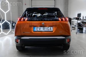 Orange Peugeot 2008 2021 in Riga, with an engine capacity of 0.00 L and mileage of 89 thousand km for 19790 €, photo 8 on AUTOMOTO.COM.LV