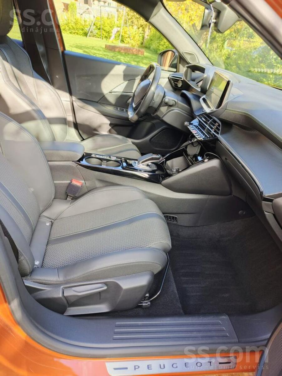Oranžs Peugeot 2008 2021 Rīga, ar dzinēja tilpumu 1.60 L un nobraukumu 79 tūkst. km par 15500 €, foto 3 vietnē AUTOMOTO.COM.LV