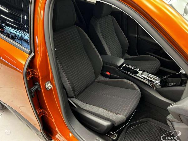 Orange Peugeot 2008 2022 in Vilnius, with an engine capacity of 1.20 L and mileage of 85 thousand km for 13900 €, photo 8 on AUTOMOTO.COM.LV