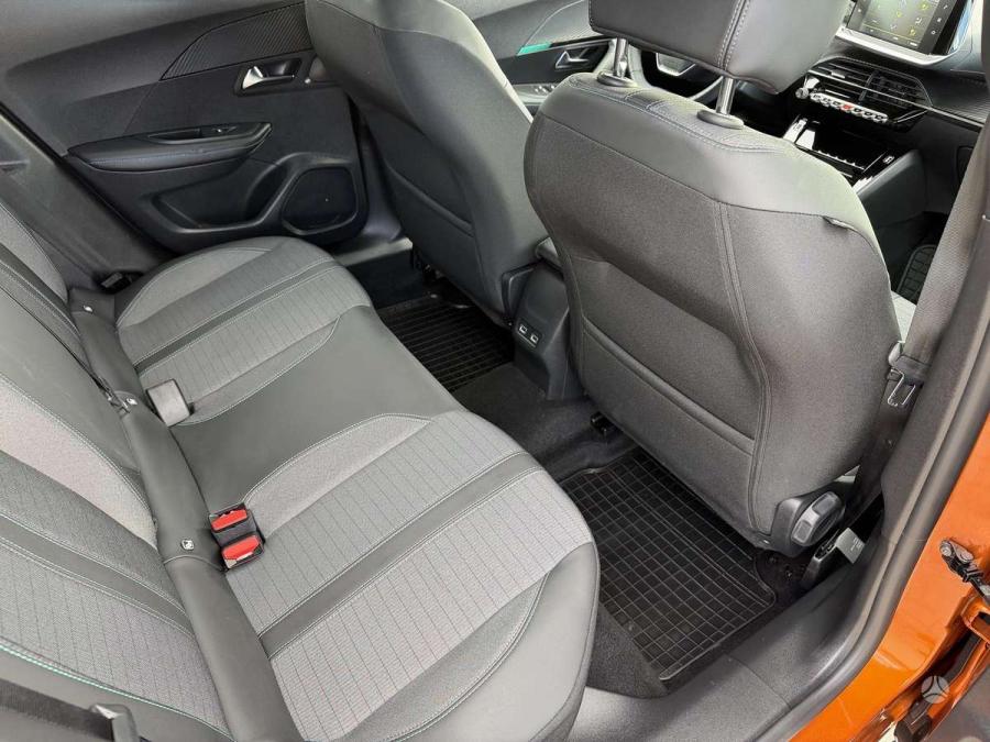 Orange Peugeot 2008 2022 in Marijampole, with an engine capacity of 1.20 L and mileage of 63 thousand km for 13552 €, photo 28 on AUTOMOTO.COM.LV
