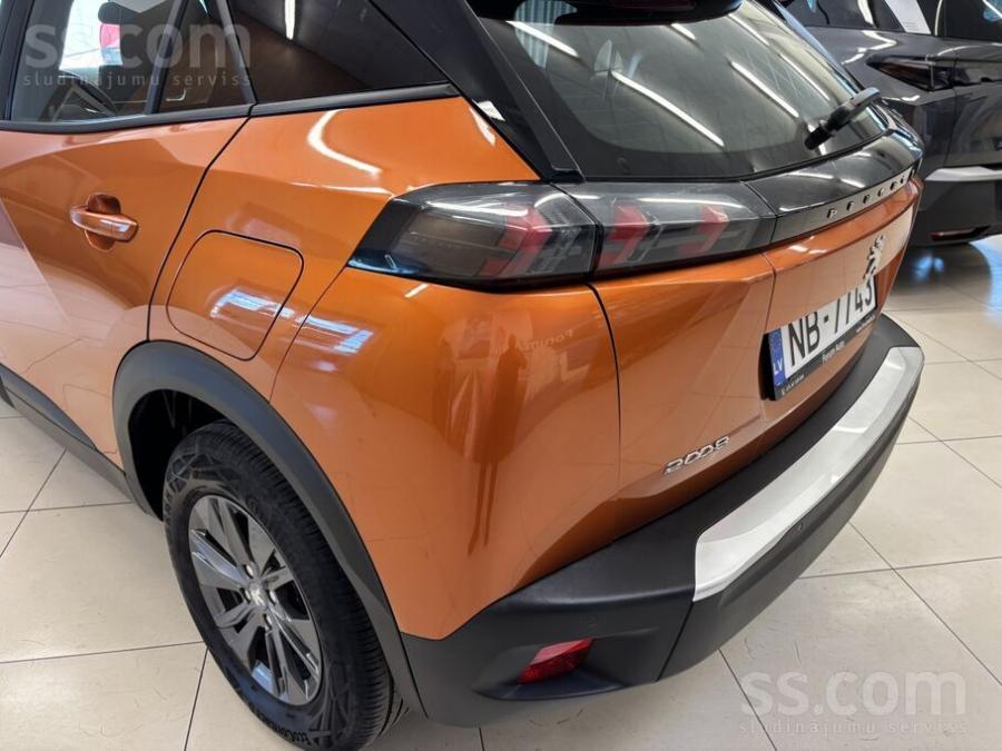 Orange Peugeot 2008 2022 in Riga, with an engine capacity of 1.20 L and mileage of 43 thousand km for 14300 €, photo 8 on AUTOMOTO.COM.LV