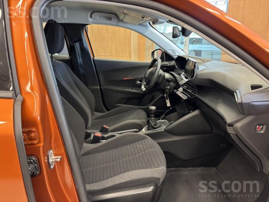 Orange Peugeot 2008 2022 in Riga, with an engine capacity of 1.20 L and mileage of 43 thousand km for 14300 €, photo 14 on AUTOMOTO.COM.LV