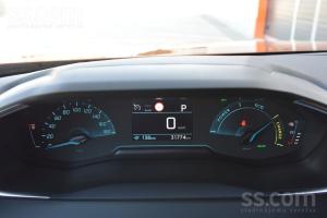 Orange Peugeot 2008 2022 in Riga, with an engine capacity of 1.20 L and mileage of 31 thousand km for 19990 €, photo 21 on AUTOMOTO.COM.LV