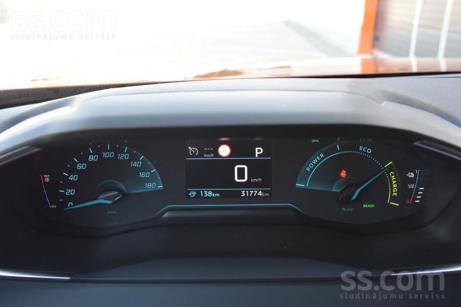 Orange Peugeot 2008 2022 in Riga, with an engine capacity of 1.20 L and mileage of 31 thousand km for 19990 €, photo 21 on AUTOMOTO.COM.LV