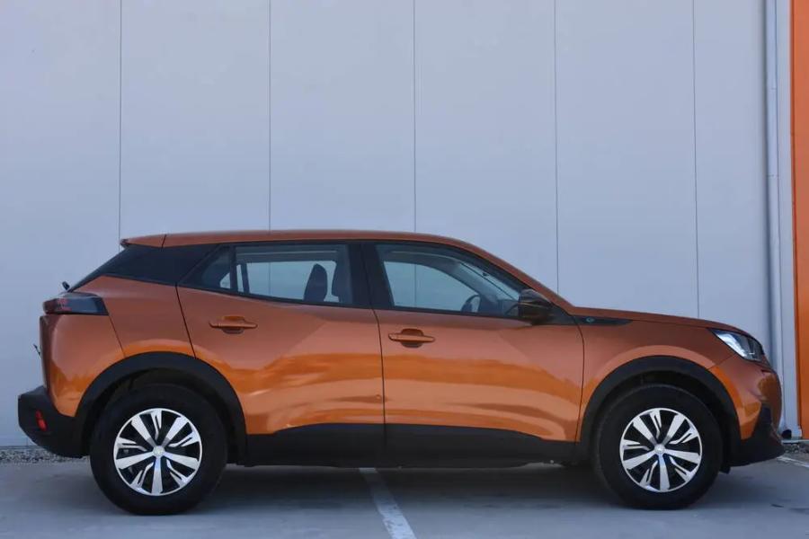Orange Peugeot 2008 2022 in Marupe, with an engine capacity of 0.00 L and mileage of 31 thousand km for 19990 €, photo 3 on AUTOMOTO.COM.LV