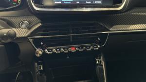 Oranžs Peugeot 2008 2022 Rīga, ar dzinēja tilpumu 0.00 L un nobraukumu 78 tūkst. km par 18990 €, foto 19 vietnē AUTOMOTO.COM.LV