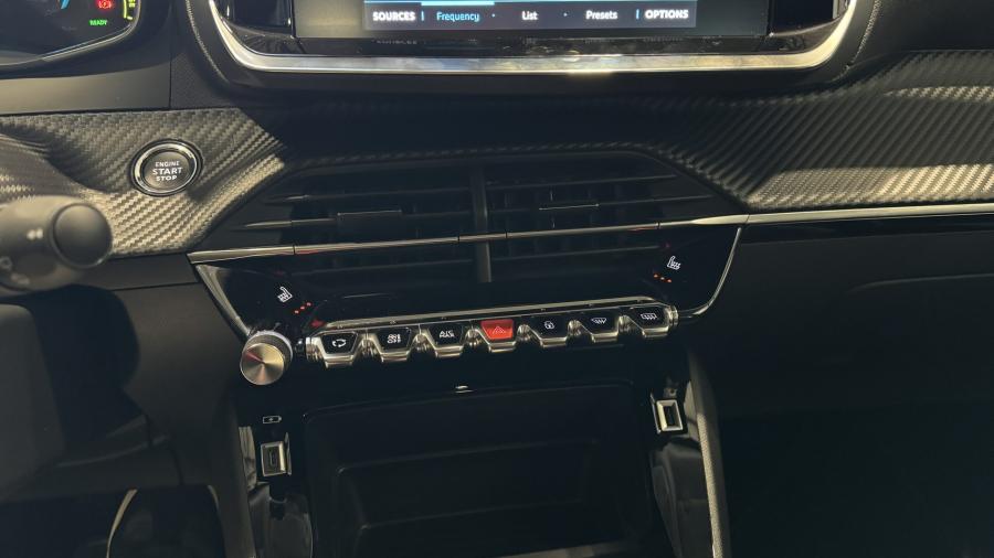Oranžs Peugeot 2008 2022 Rīga, ar dzinēja tilpumu 0.00 L un nobraukumu 78 tūkst. km par 18990 €, foto 19 vietnē AUTOMOTO.COM.LV