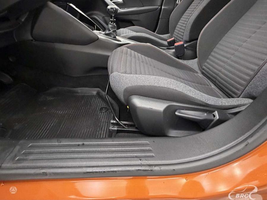 Orange Peugeot 2008 2023 in Vilnius, with an engine capacity of 1.20 L and mileage of 23 thousand km for 16500 €, photo 22 on AUTOMOTO.COM.LV
