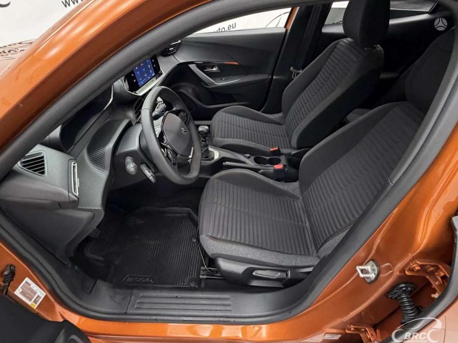 Orange Peugeot 2008 2023 in Vilnius, with an engine capacity of 1.20 L and mileage of 23 thousand km for 15900 €, photo 21 on AUTOMOTO.COM.LV