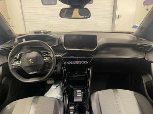 Orange Peugeot 2008 2023 in Marijampole, with an engine capacity of 1.20 L and mileage of 138 thousand km for 13189 €, photo 9 on AUTOMOTO.COM.LV