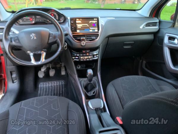 Orange Peugeot 2008 2014 in Viljandi, with an engine capacity of 1.20 L and mileage of 154 thousand km for 3450 €, photo 6 on AUTOMOTO.COM.LV
