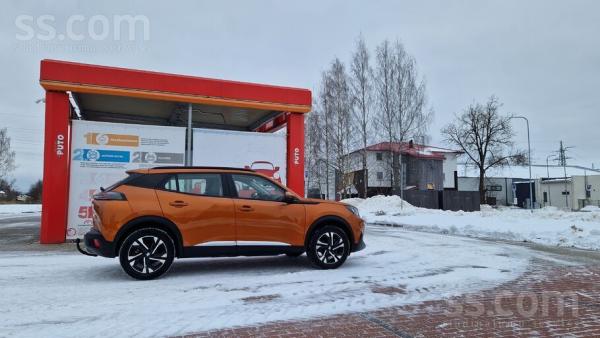 Orange Peugeot 2008 2020 in Jelgava, with an engine capacity of 1.20 L and mileage of 147 thousand km for 12450 €, photo 4 on AUTOMOTO.COM.LV