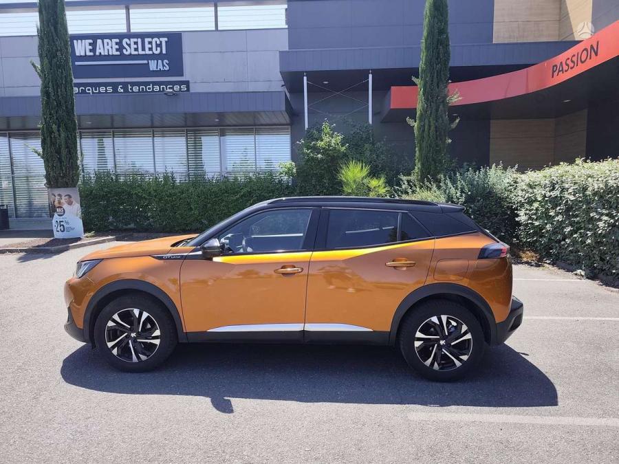 Orange Peugeot 2008 2020 in Kaunas, with an engine capacity of 1.20 L and mileage of 127 thousand km for 9999 €, photo 4 on AUTOMOTO.COM.LV