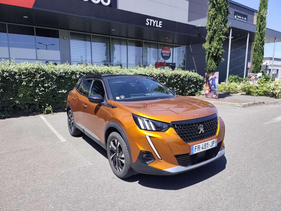 Orange Peugeot 2008 2020 in Kaunas, with an engine capacity of 1.20 L and mileage of 127 thousand km for 9999 €, photo 6 on AUTOMOTO.COM.LV
