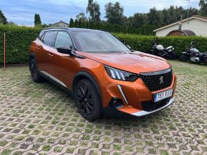 Oranžs Peugeot 2008 2020 Tallina, ar dzinēja tilpumu 1.20 L un nobraukumu 122 tūkst. km par 14000 €, foto  vietnē AUTOMOTO.COM.LV